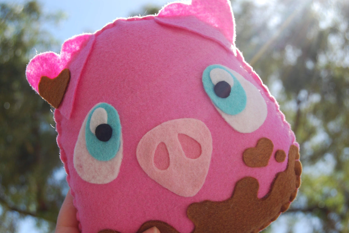 Penny Pig Plushie (1 of 1) – BowPeeps